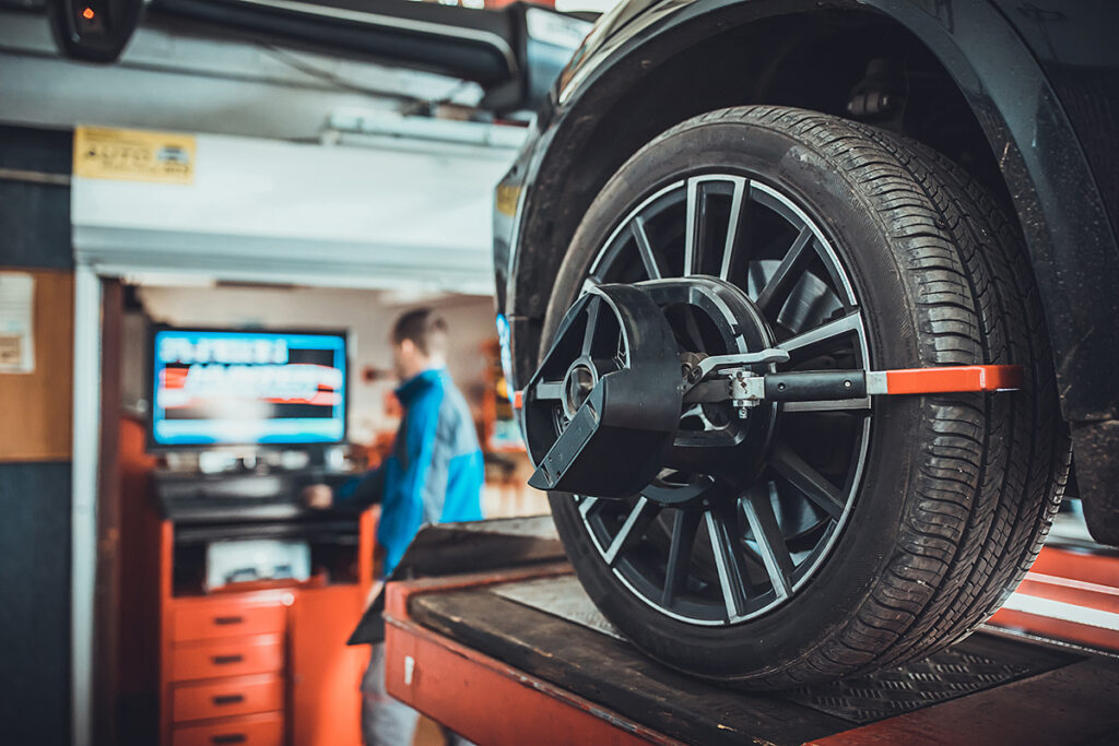 How to Tell If You Need a Wheel Alignment: 6 Signs to Watch For ...